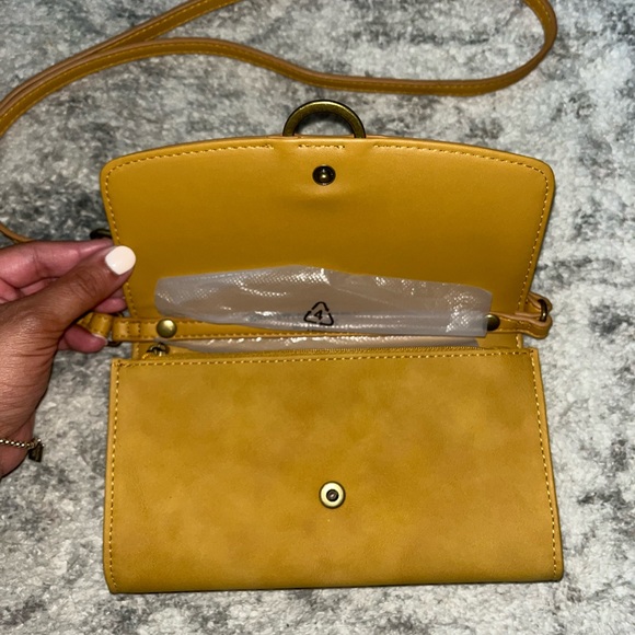 Universal Thread | Bags | Universal Thread Crossbody Bag | Poshmark